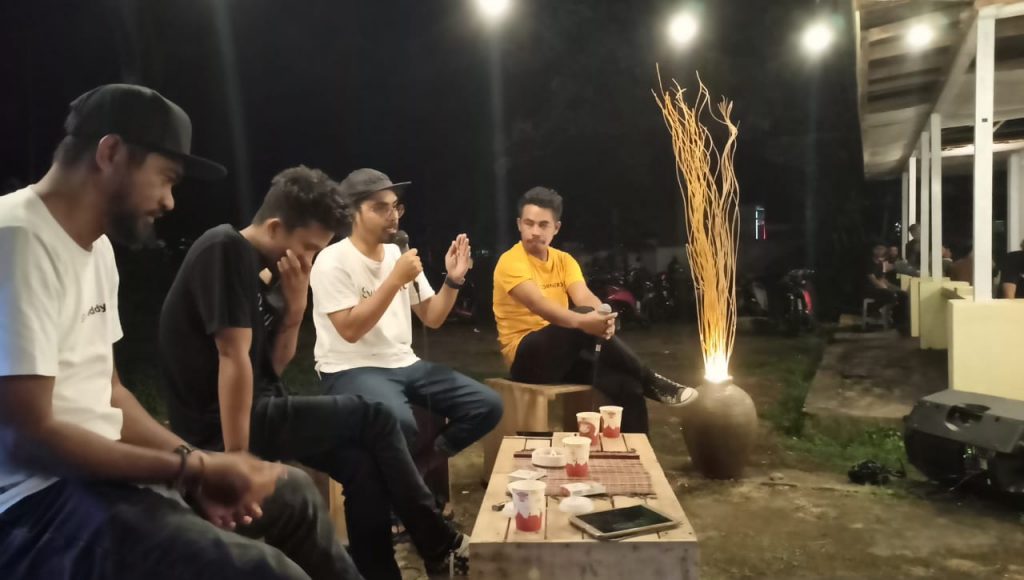 Mengenal Anak Muda Pelaku Ekonomi Kreatif di Tidore - tandaseru.com ... Mengenal Anak Muda Pelaku Ekonomi Kreatif di Tidore - tandaseru.com ...
