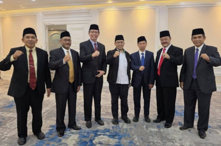 Menteri Agama Lantik Dr. Adnan Mahmud Jadi Rektor IAIN Ternate 2026 ...