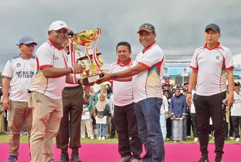 Bupati Ubaid Resmi Buka Perayaan HUT ke-23 Halmahera Timur - tandaseru ...